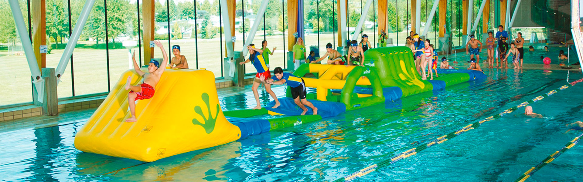 Vente de gonflables aquatiques pour bassin nautique et plan d'eau